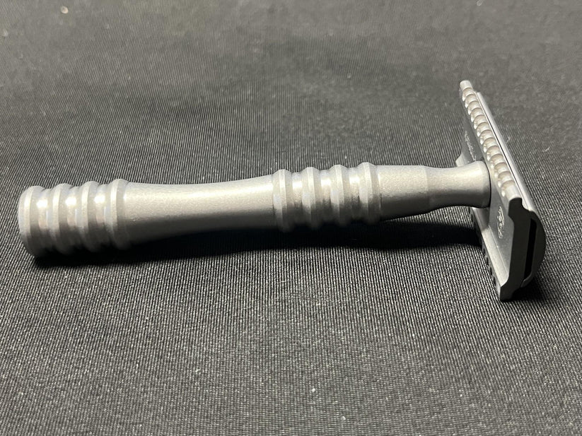 316L Stainless Steel - Complete Razor - 2 Base Plates – GUERRILLA RAZORS